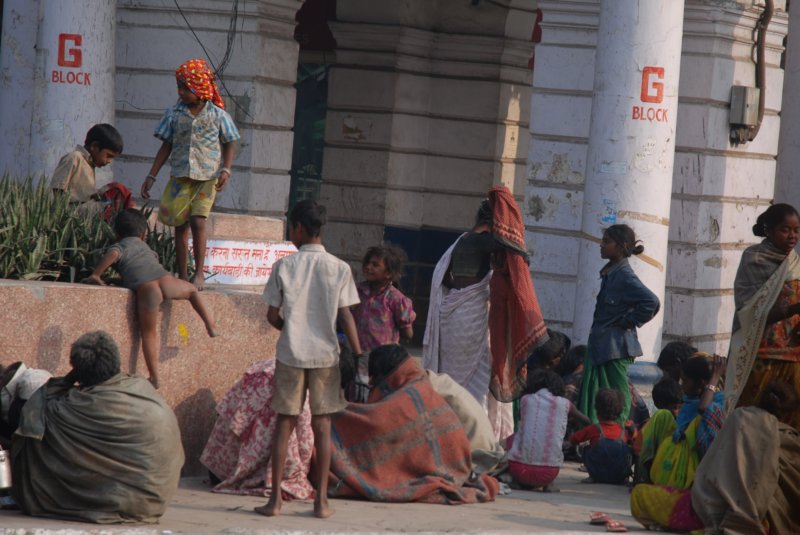 Poor people in the streets of Delhi